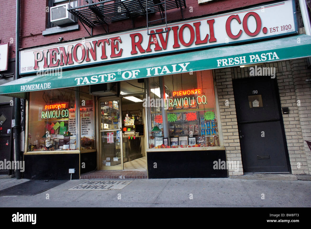 The Piemonte Ravioli Co. In New York's Little Italy Stock Photo - Alamy