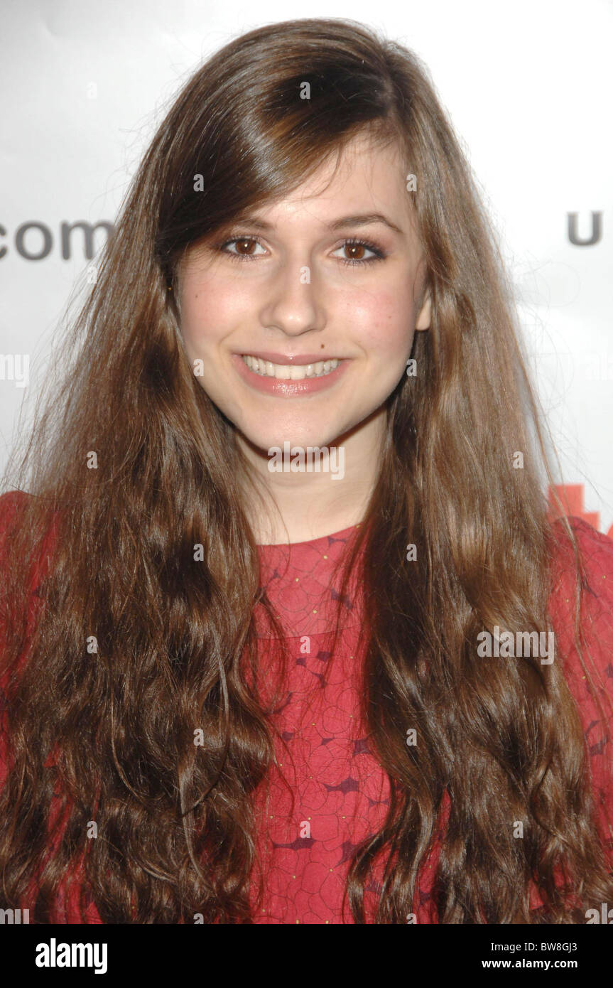 SYDNEY WHITE Premiere Stock Photo - Alamy