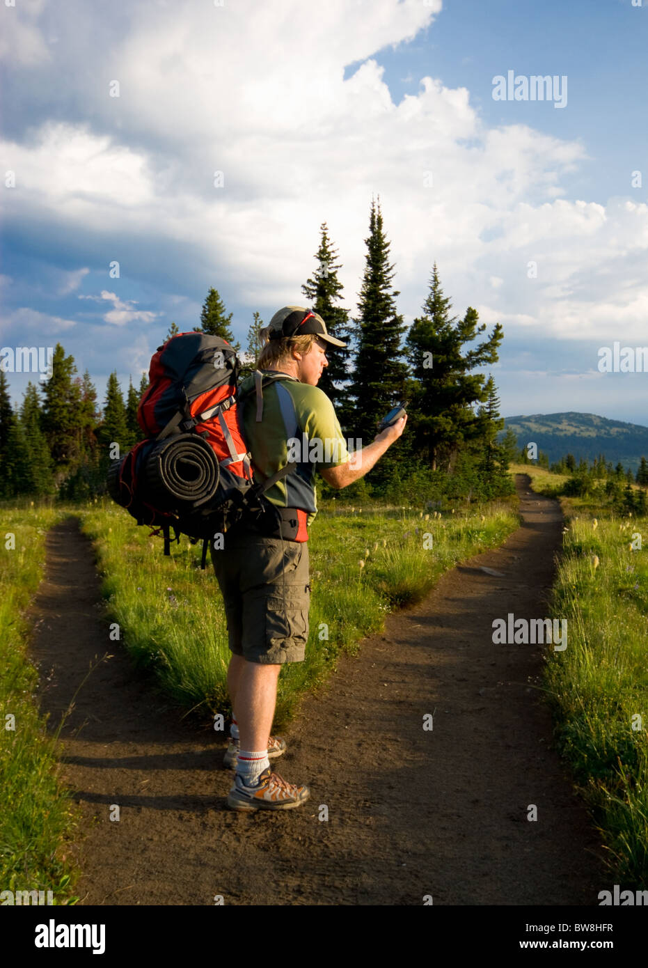 Fork in the trail hi-res stock photography and images - Alamy