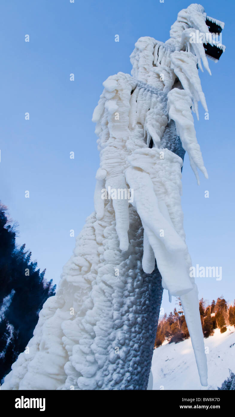 Harsh freezing snow making shapes because of wind Stock Photo - Alamy