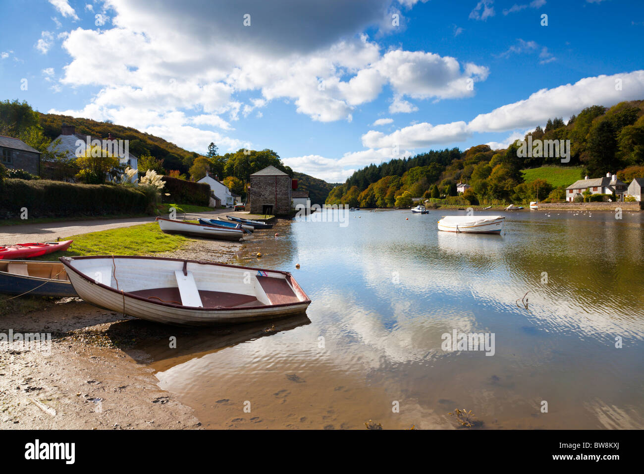 Riverside at Lerryn Cornwall England UK Stock Photo - Alamy