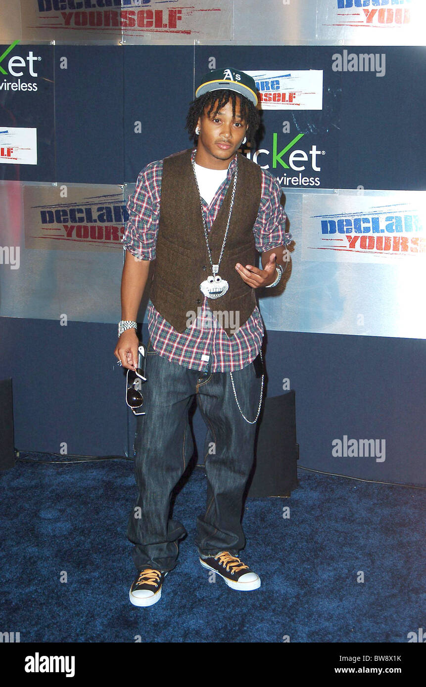 Cookie monster chain necklace hi-res stock photography and images - Alamy