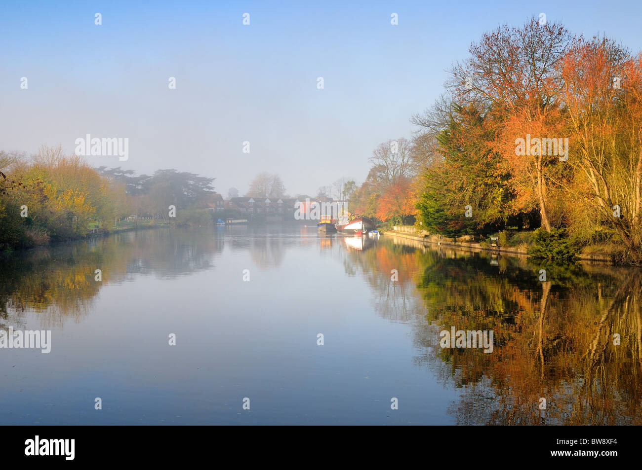 River thames old windsor hi-res stock photography and images - Alamy