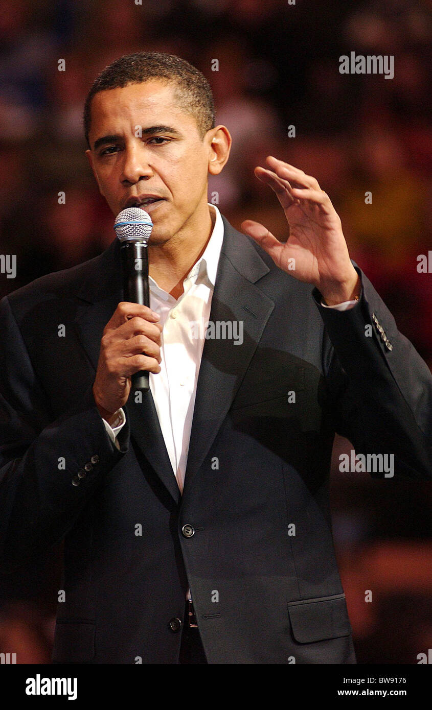 Barack Obama Campaign Rally for Democratic Presidential Primary with ...