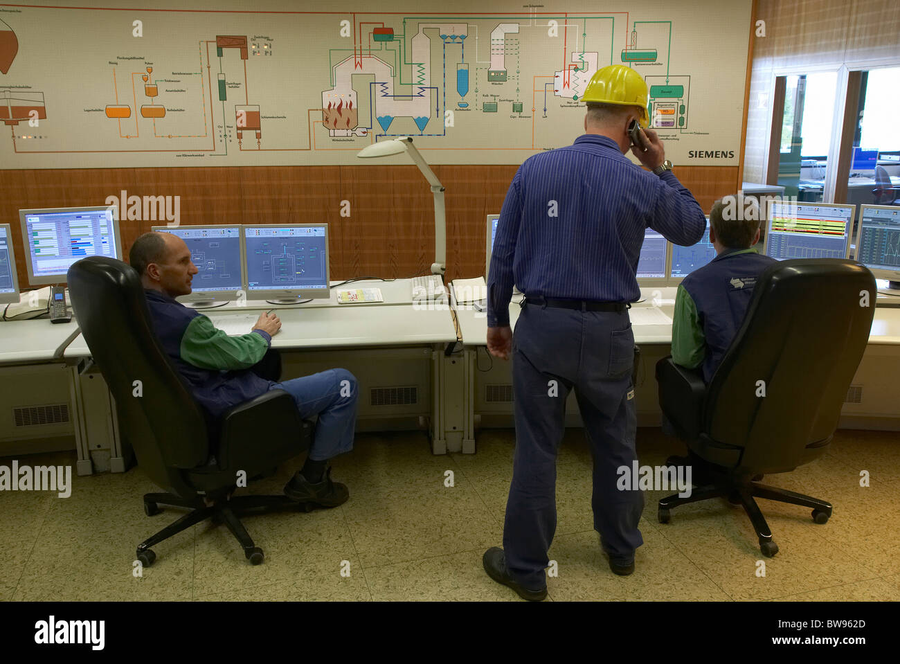 Control room water treatment plant hi-res stock photography and images ...