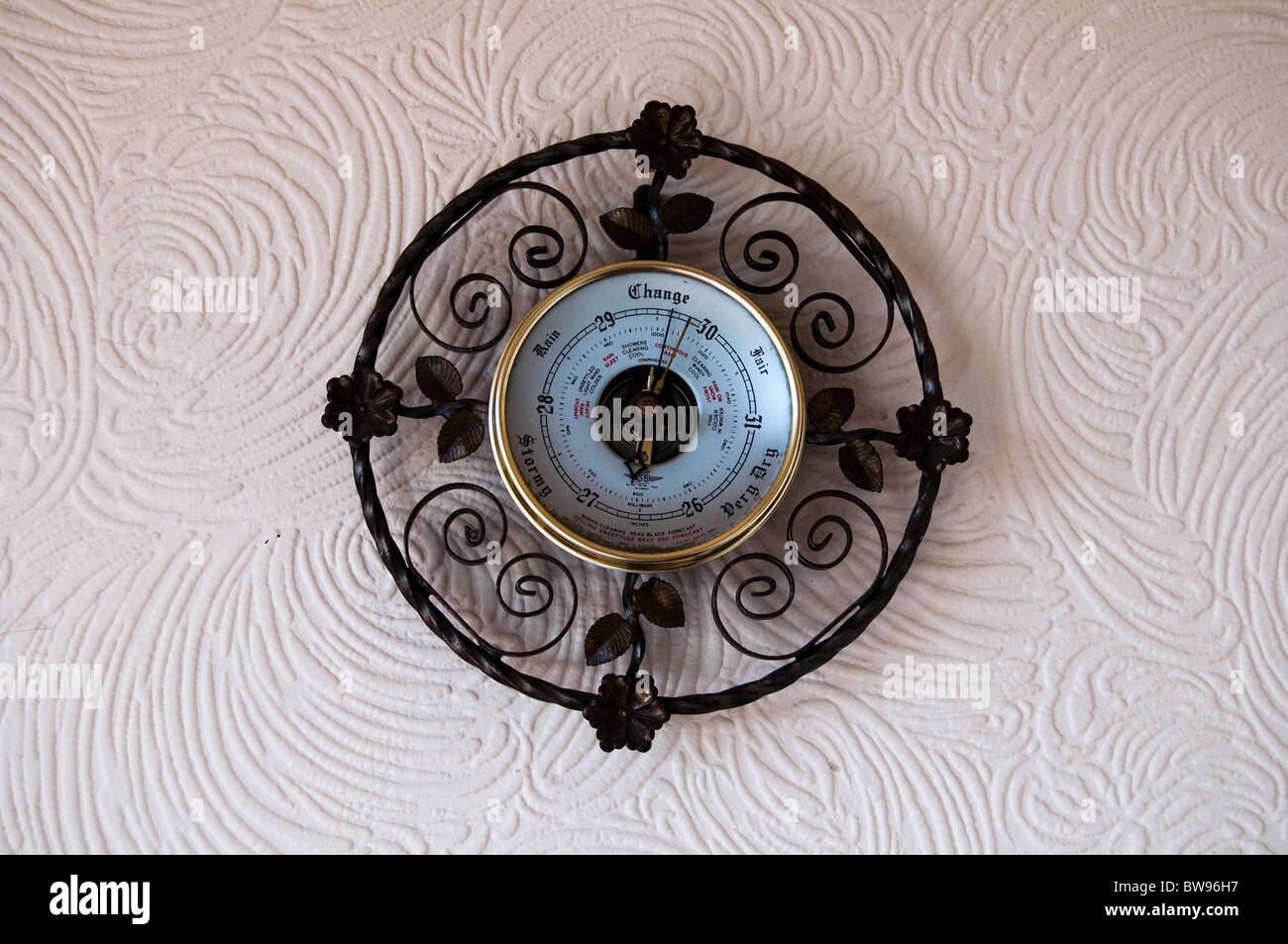 Aneroid barometer hi-res stock photography and images - Alamy