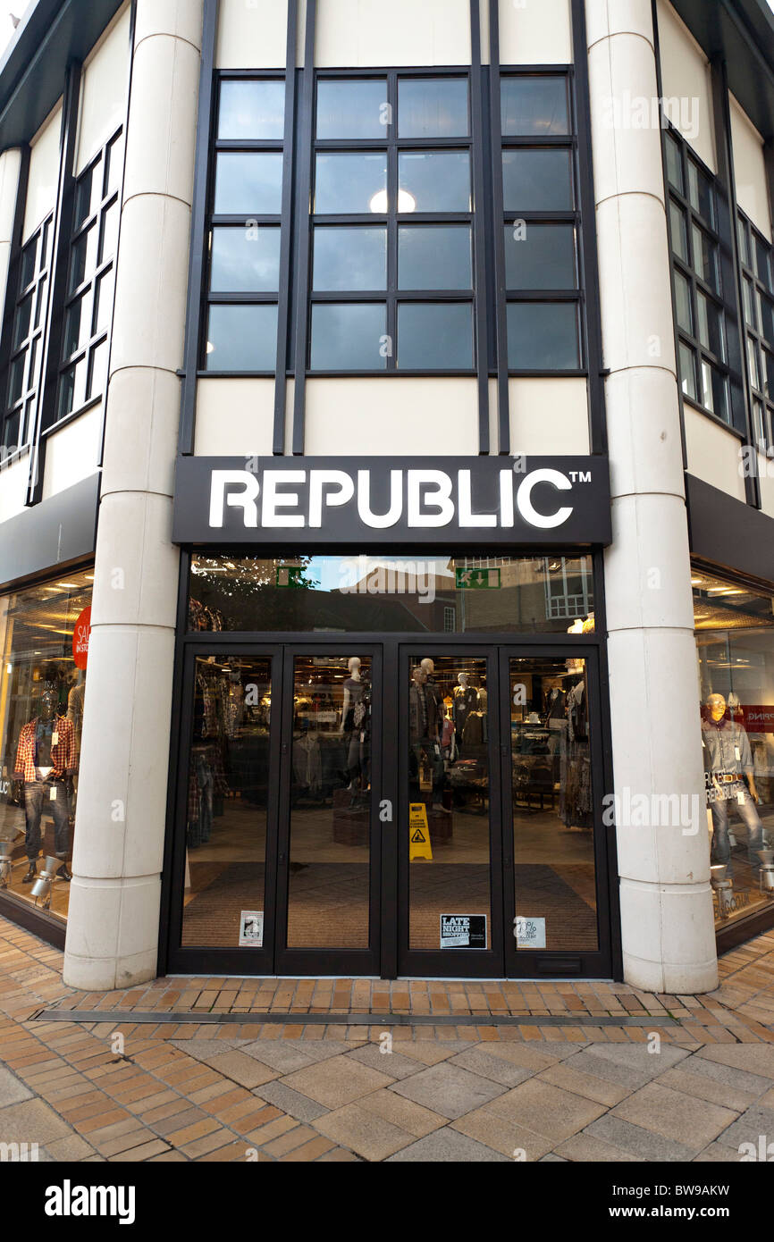 Republic clothes shop hi-res stock photography and images - Alamy