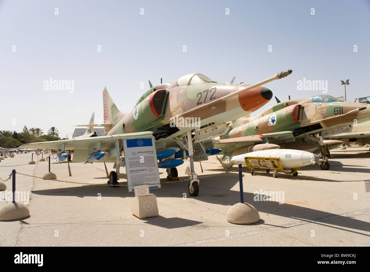 Mcdonnell Douglas Skyhawk High Resolution Stock Photography and Images ...
