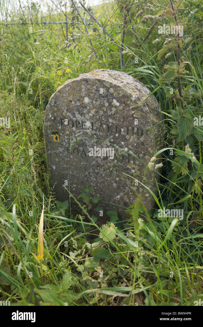Coast path stone hi-res stock photography and images - Alamy