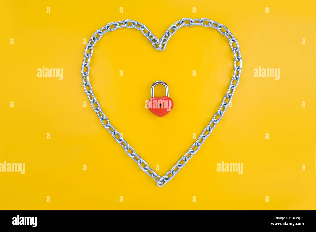 Chain form heart shape hi-res stock photography and images - Alamy