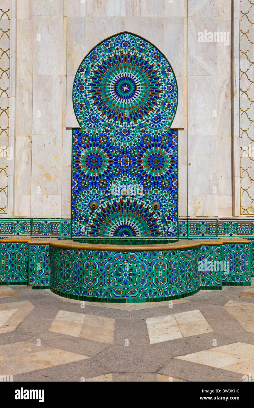 The seaside Hassan II mosque on the Corniche in Casablanca, Morocco ...