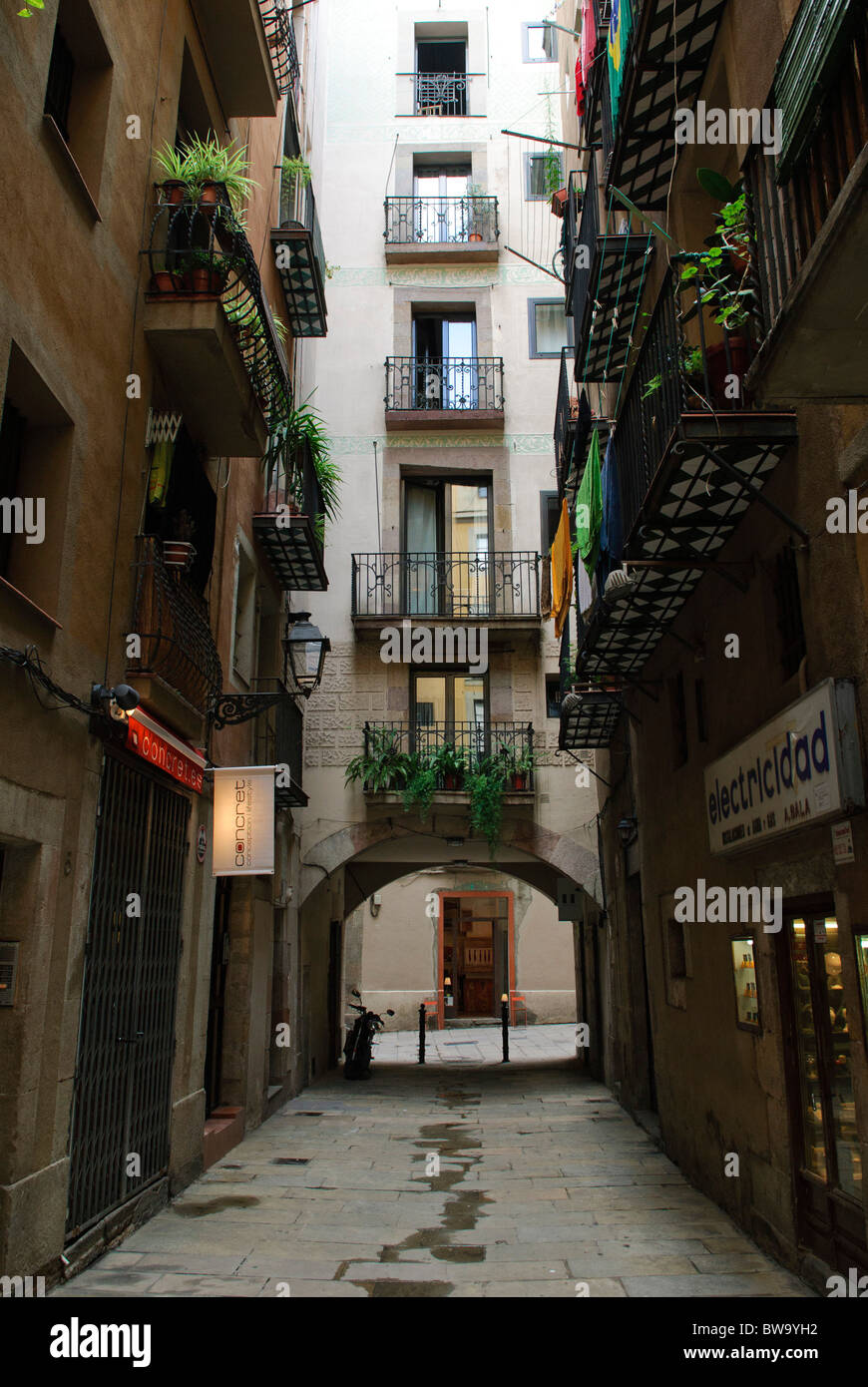 small alleyway in Barcelona, Spain Stock Photo - Alamy