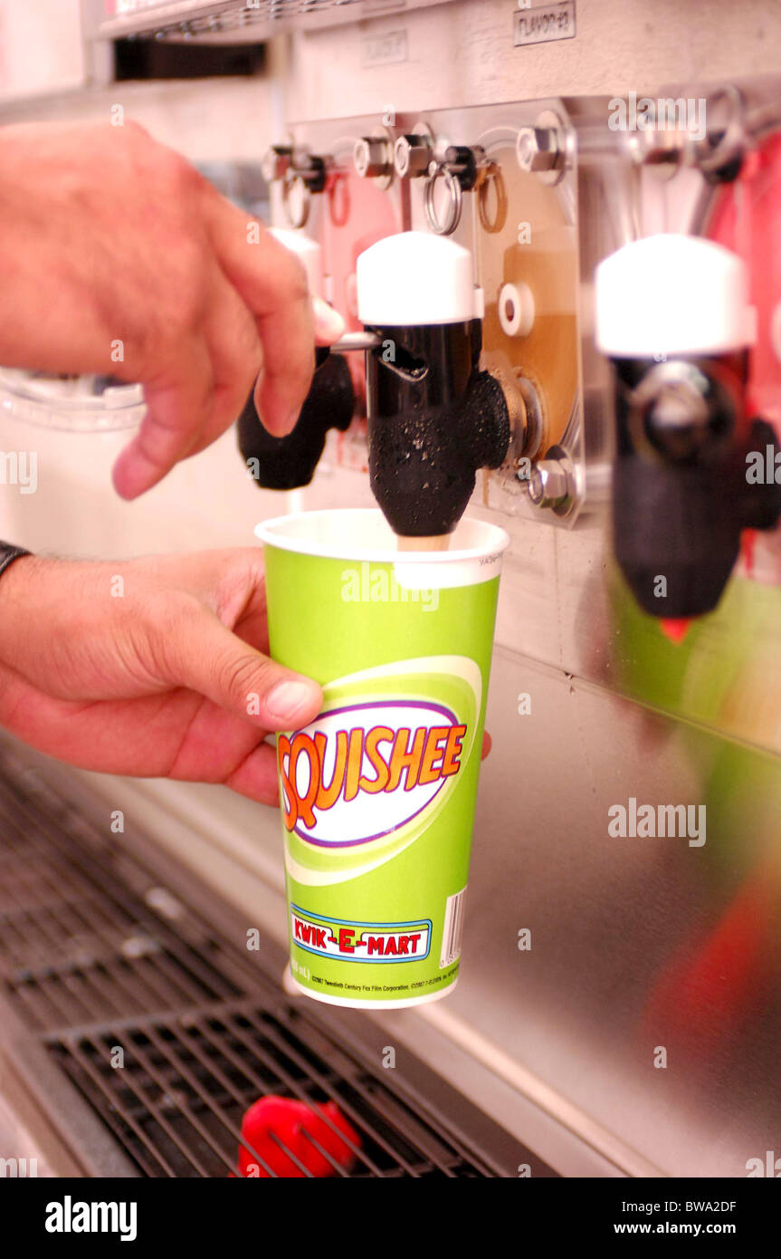 7-Eleven Transformed into Kwik-E-Mart to Promote THE SIMPSONS MOVIE ...