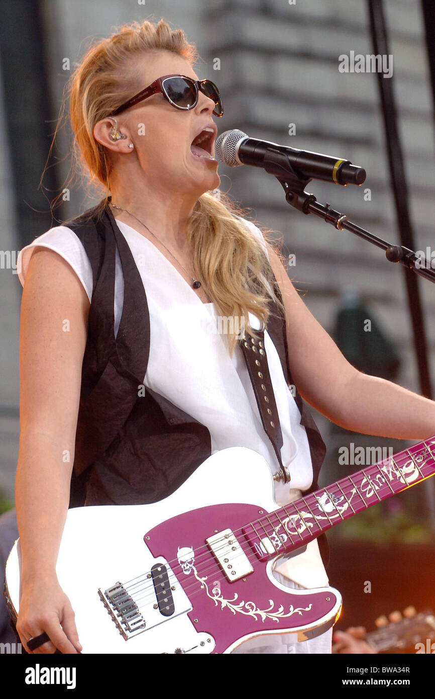 ABC Good Morning America Concert with The Dixie Chicks Stock Photo - Alamy