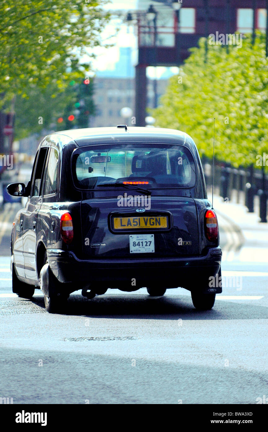 A black cab in Londons Canary Wharf Stock Photo - Alamy