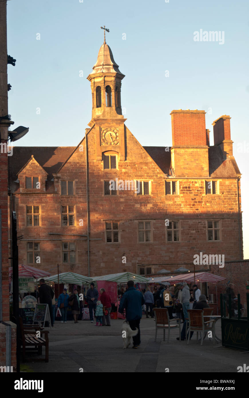 Open air Christmas market at Rufford Abbey, Nottinghamshire, England ...