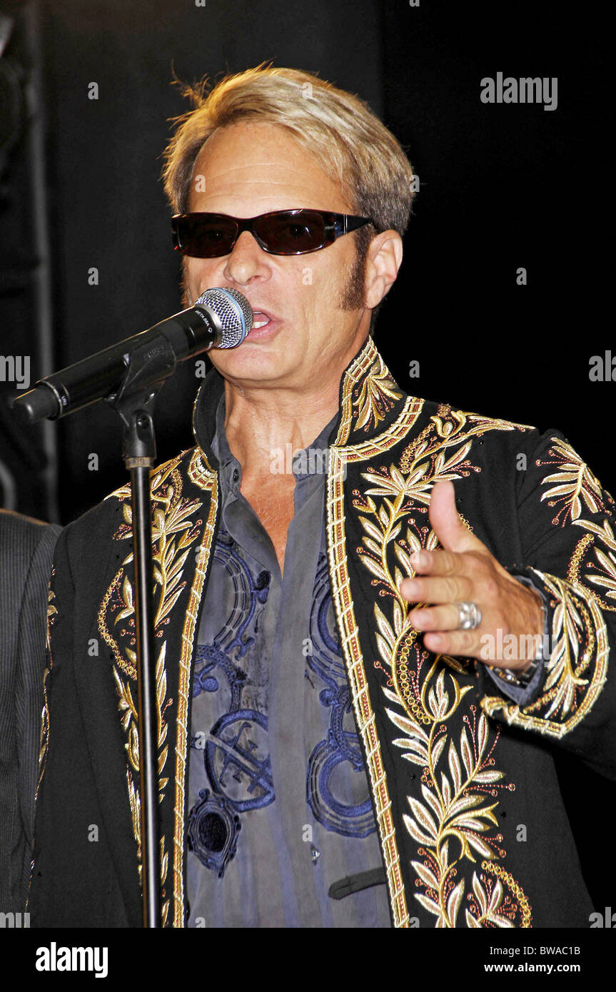 Van Halen Concert Reunion Tour Stock Photo - Alamy