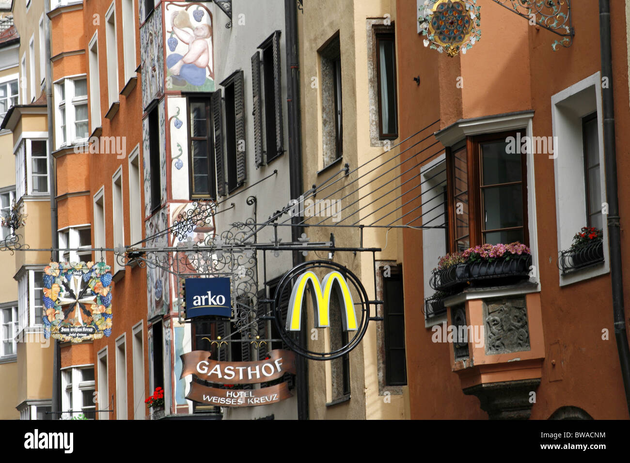 Town signs hi-res stock photography and images - Alamy