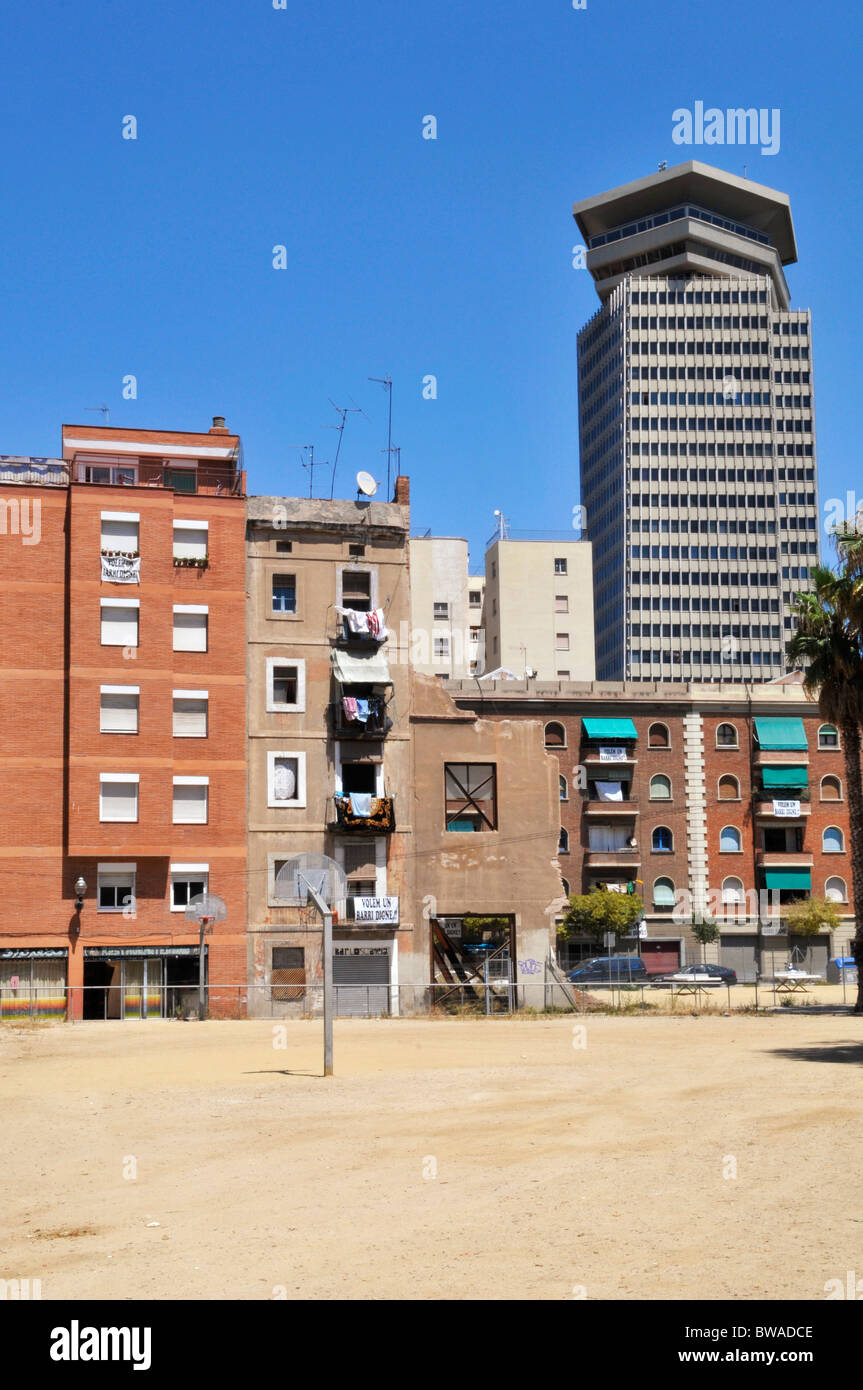 residential buildings near Edificio Colón in Barcelona, Spain Stock Photo - Alamy