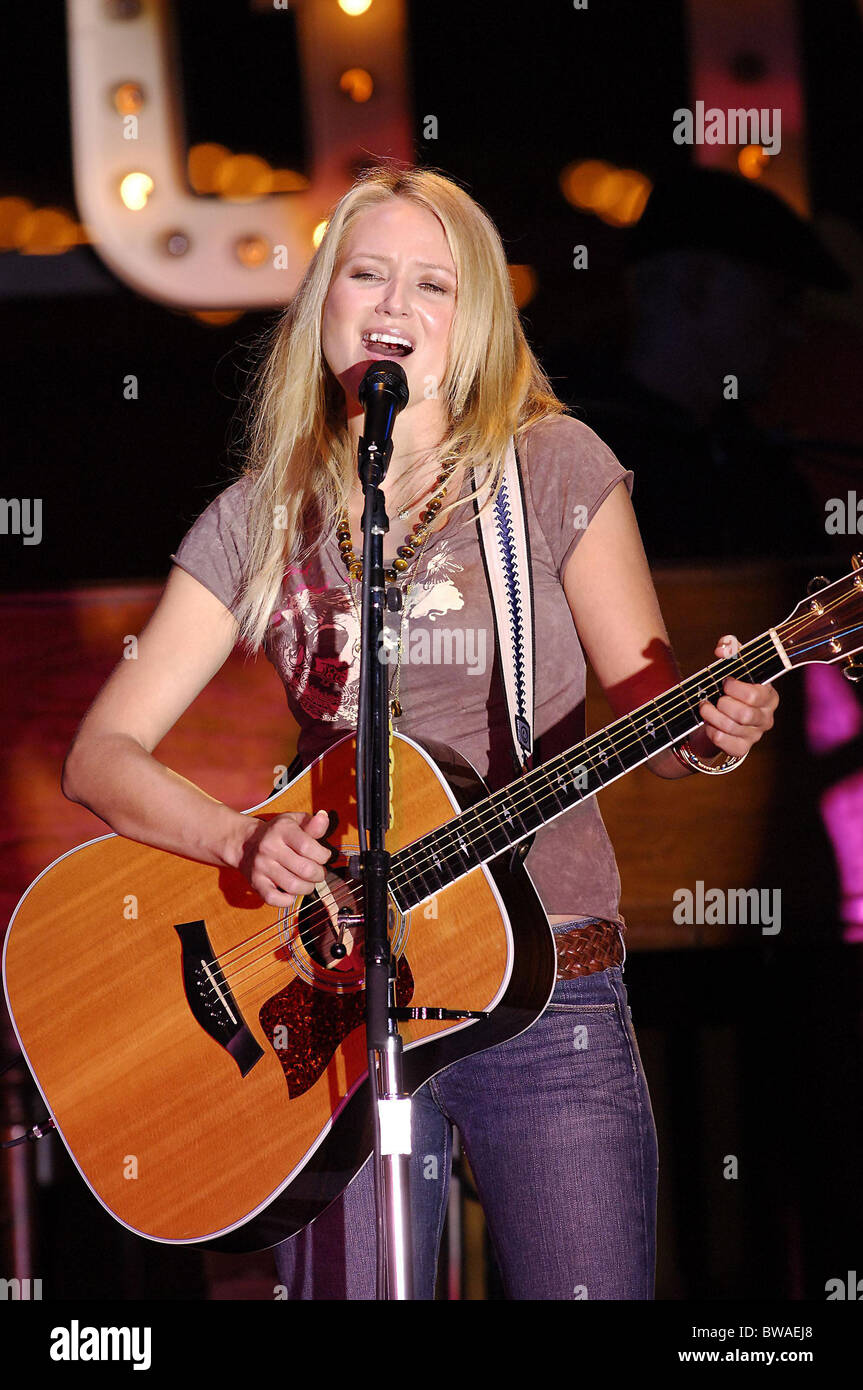 The CW Presents Summer at the Grove featuring Jewel Stock Photo - Alamy