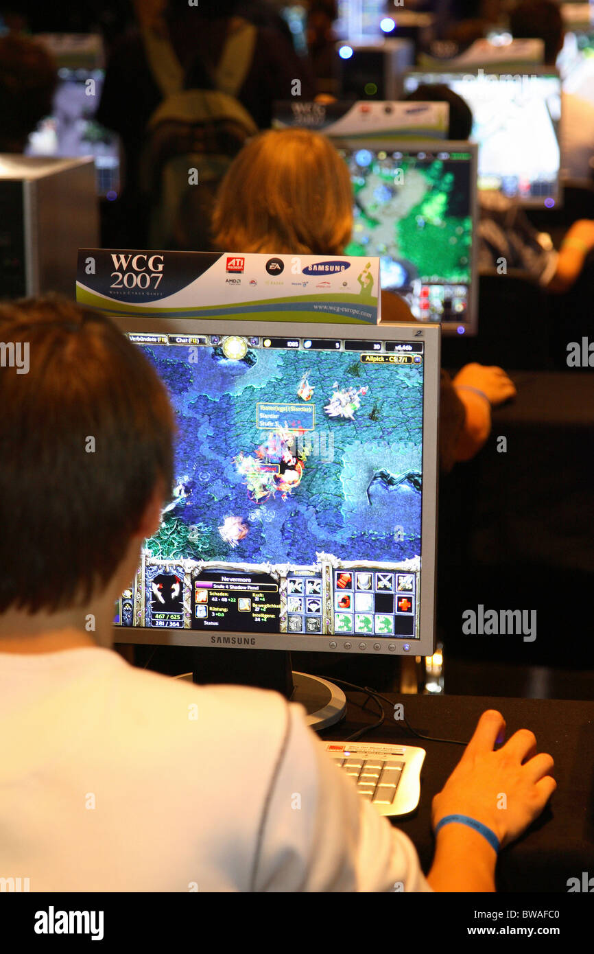 Video game animation kids hi-res stock photography and images - Alamy