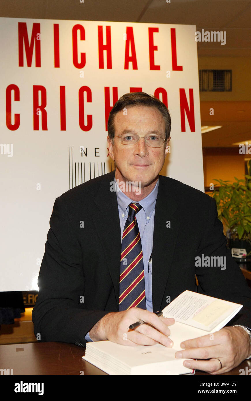 NEXT Booksigning by author Michael Crichton Stock Photo - Alamy