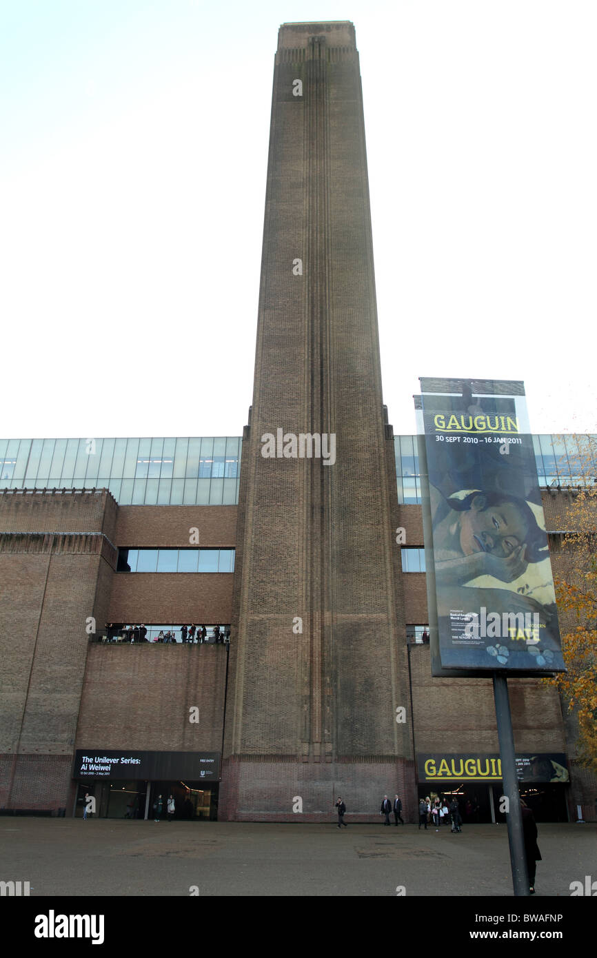 Tate Modern Entrance Stock Photos & Tate Modern Entrance Stock Images ...