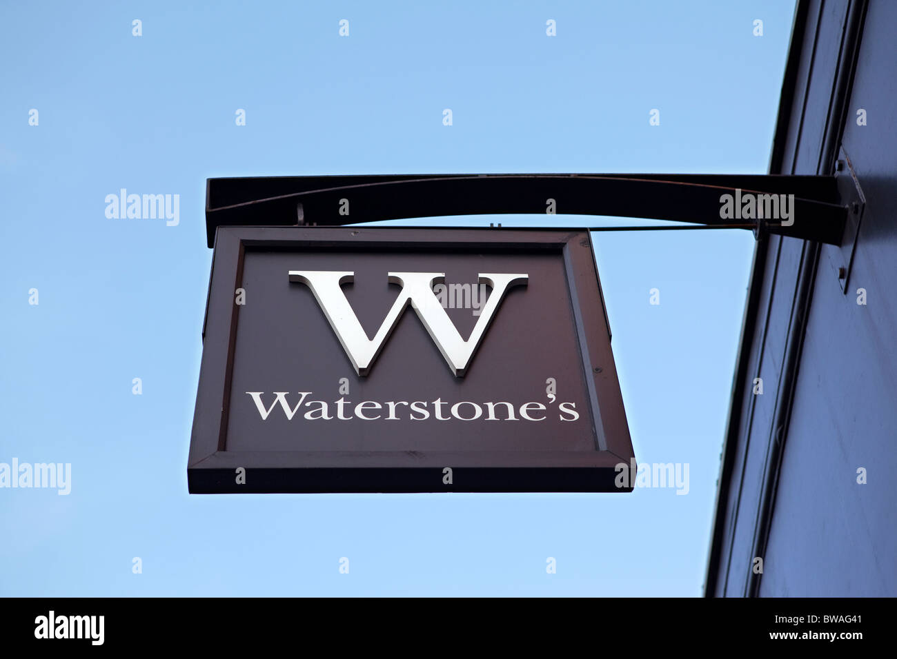 Waterstones logo hi-res stock photography and images - Alamy