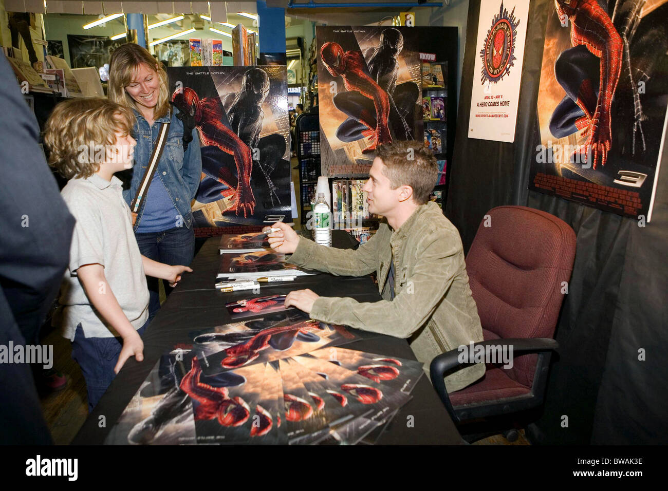 Forbidden planet comic store hi-res stock photography and images - Alamy