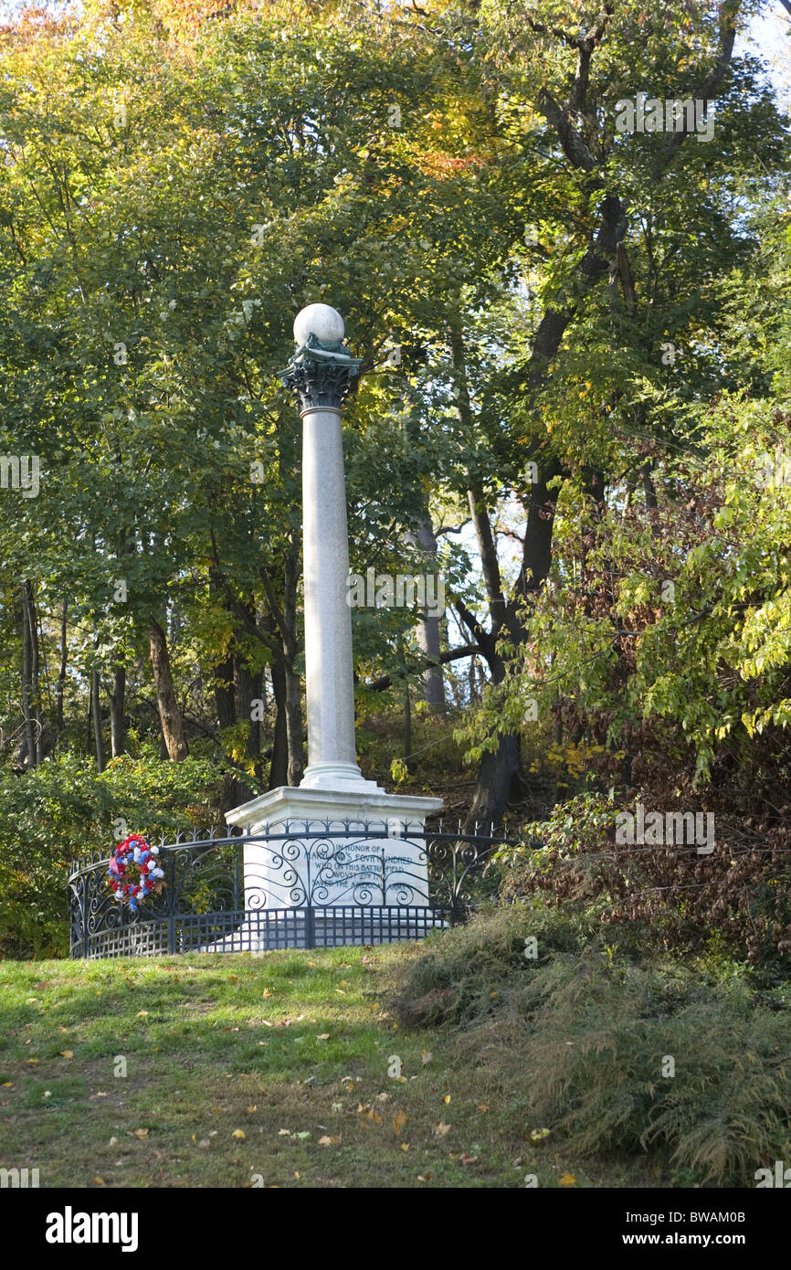 Revolutionary War Monument High Resolution Stock Photography and Images ...