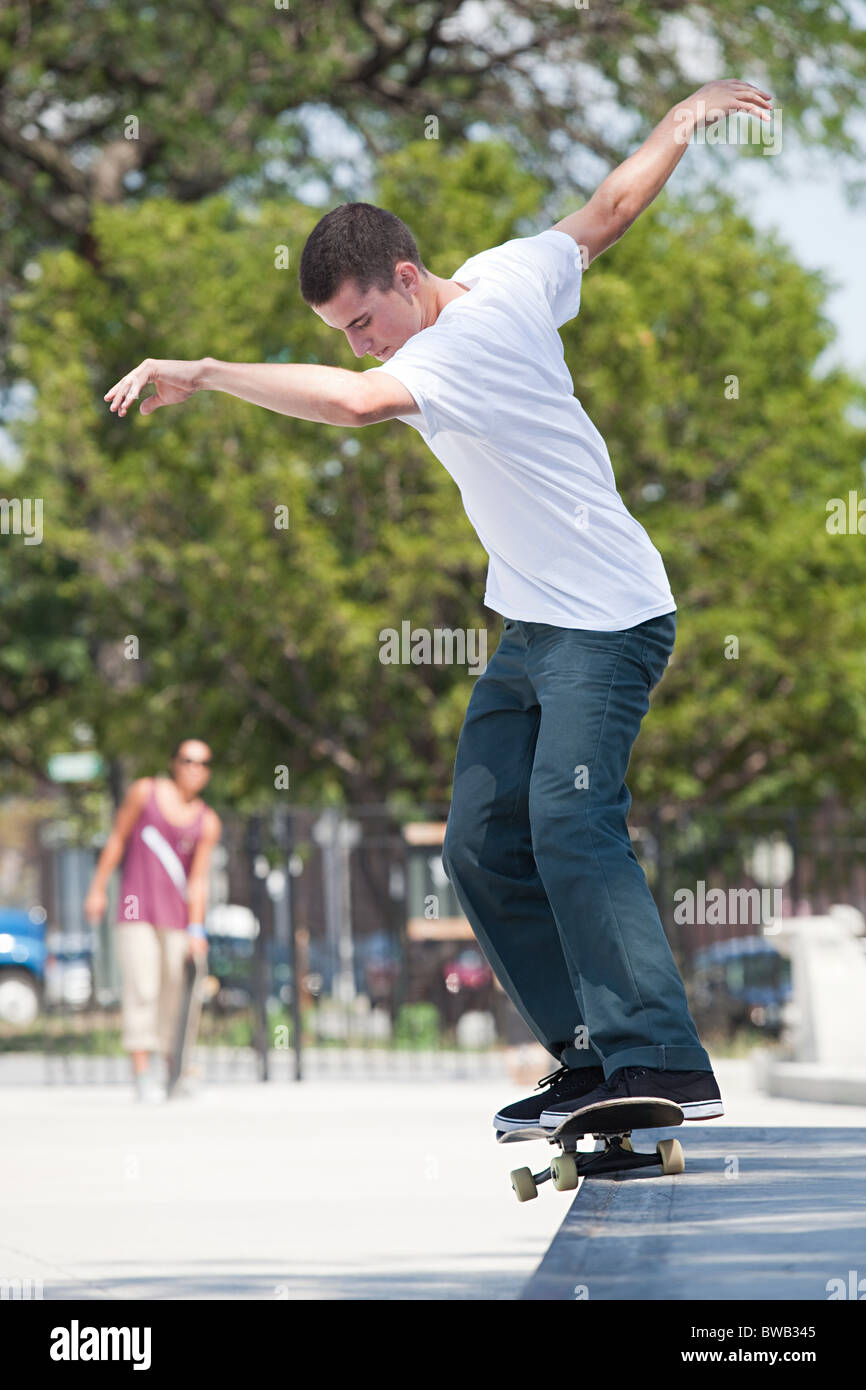 American professional skateboarder hi-res stock photography and images ...