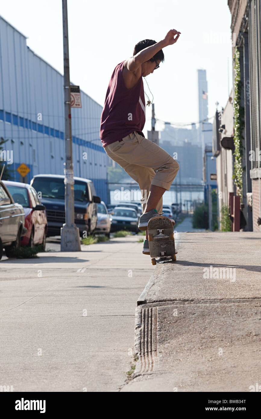 American professional skateboarder hi-res stock photography and images ...