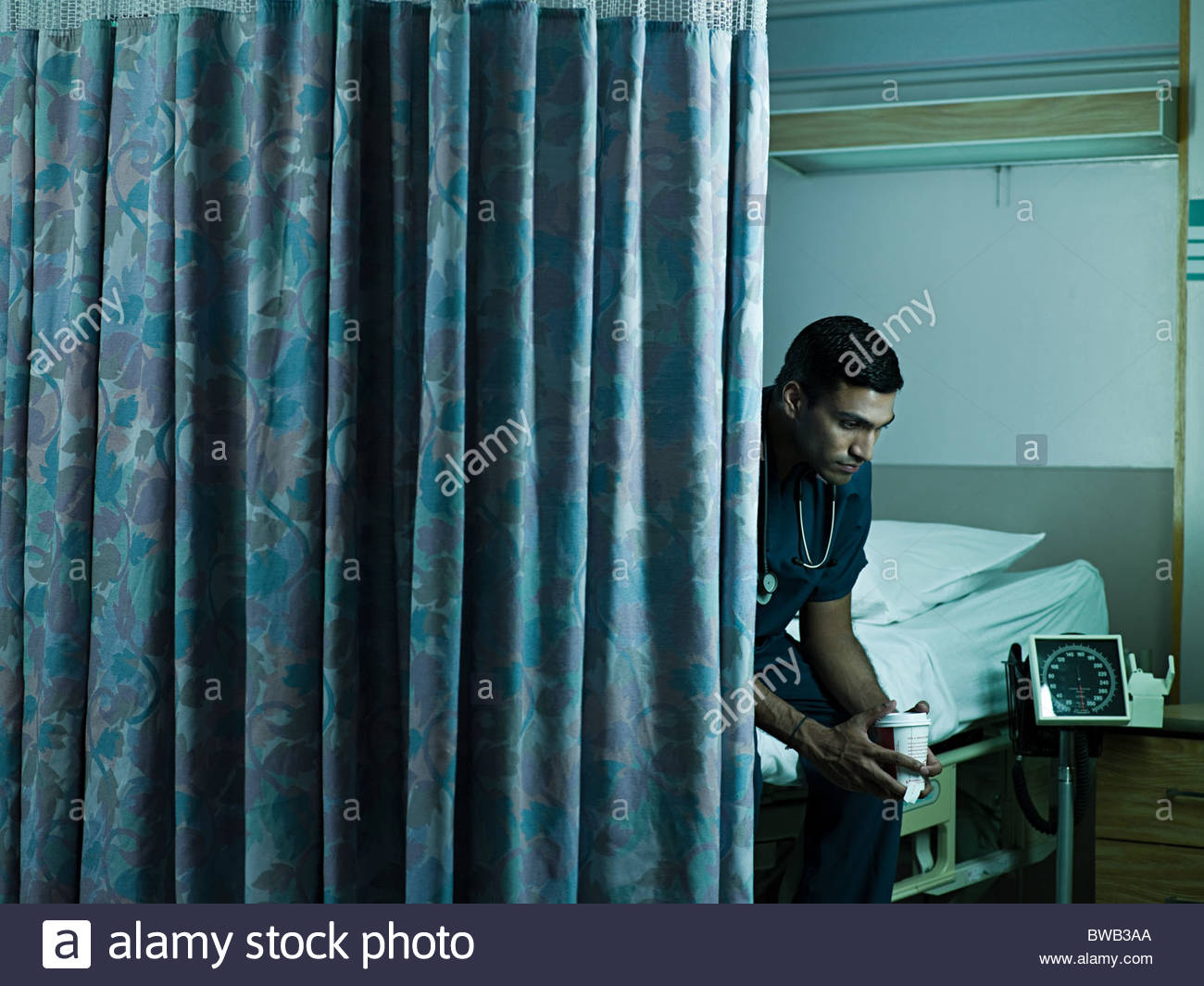 Male Doctor Stock Photos & Male Doctor Stock Images - Alamy