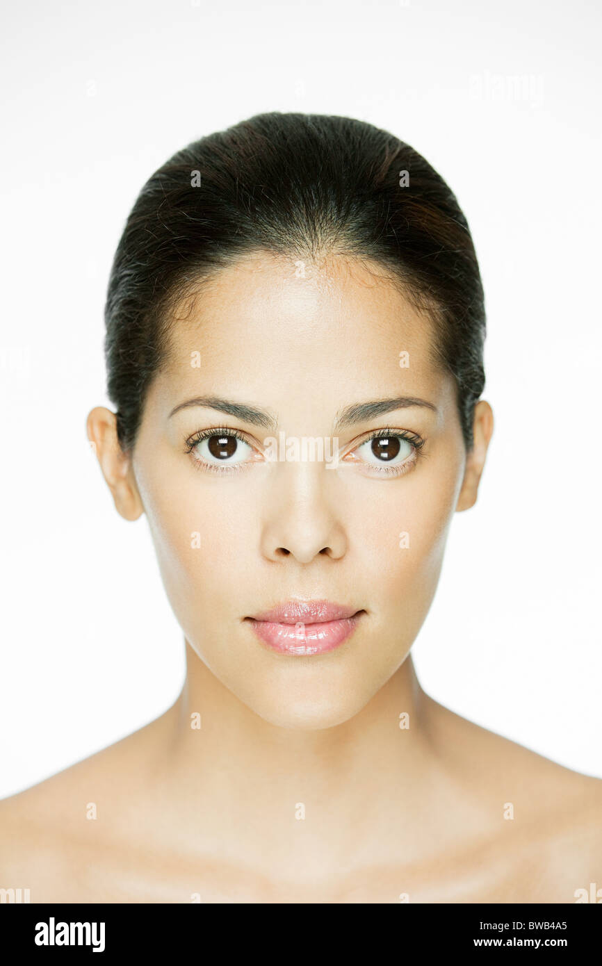Portrait of a young hispanic woman Stock Photo - Alamy Portrait of a young hispanic woman Stock Photo - Alamy