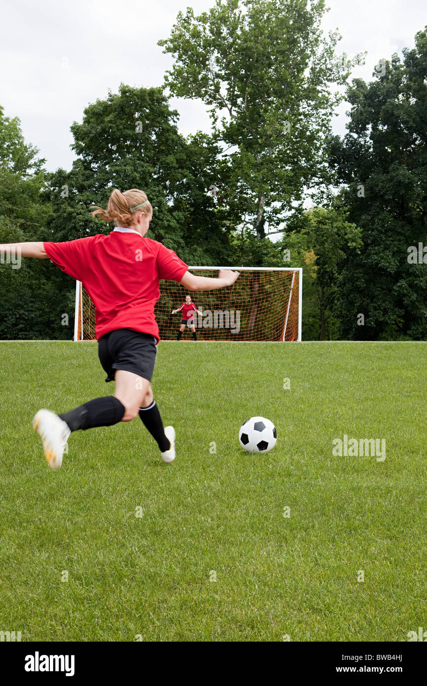 Girls team hi-res stock photography and images - Alamy