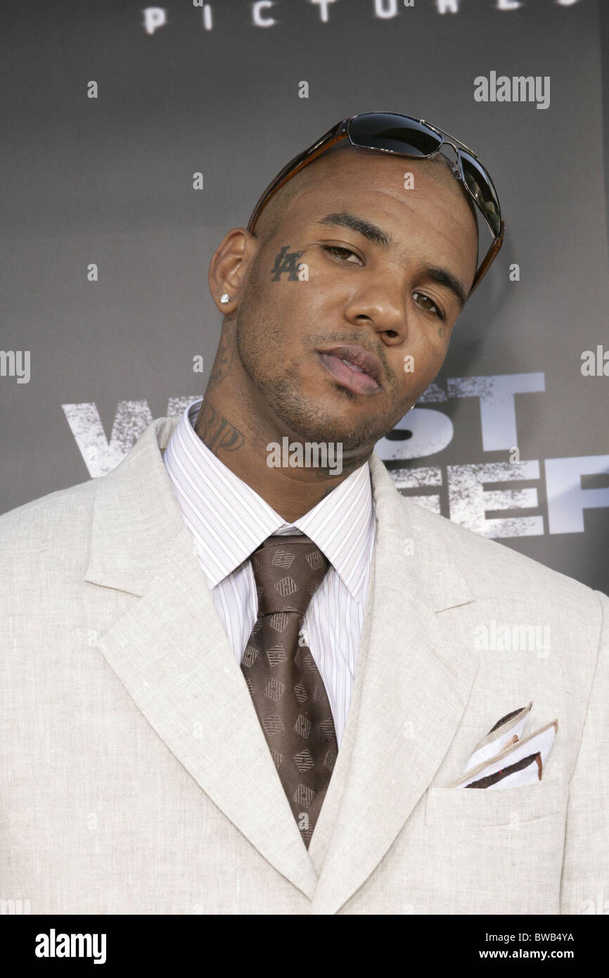 WAIST DEEP Premiere Stock Photo - Alamy