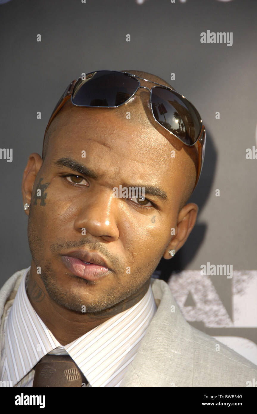 Waist deep 2006 game hi-res stock photography and images - Alamy