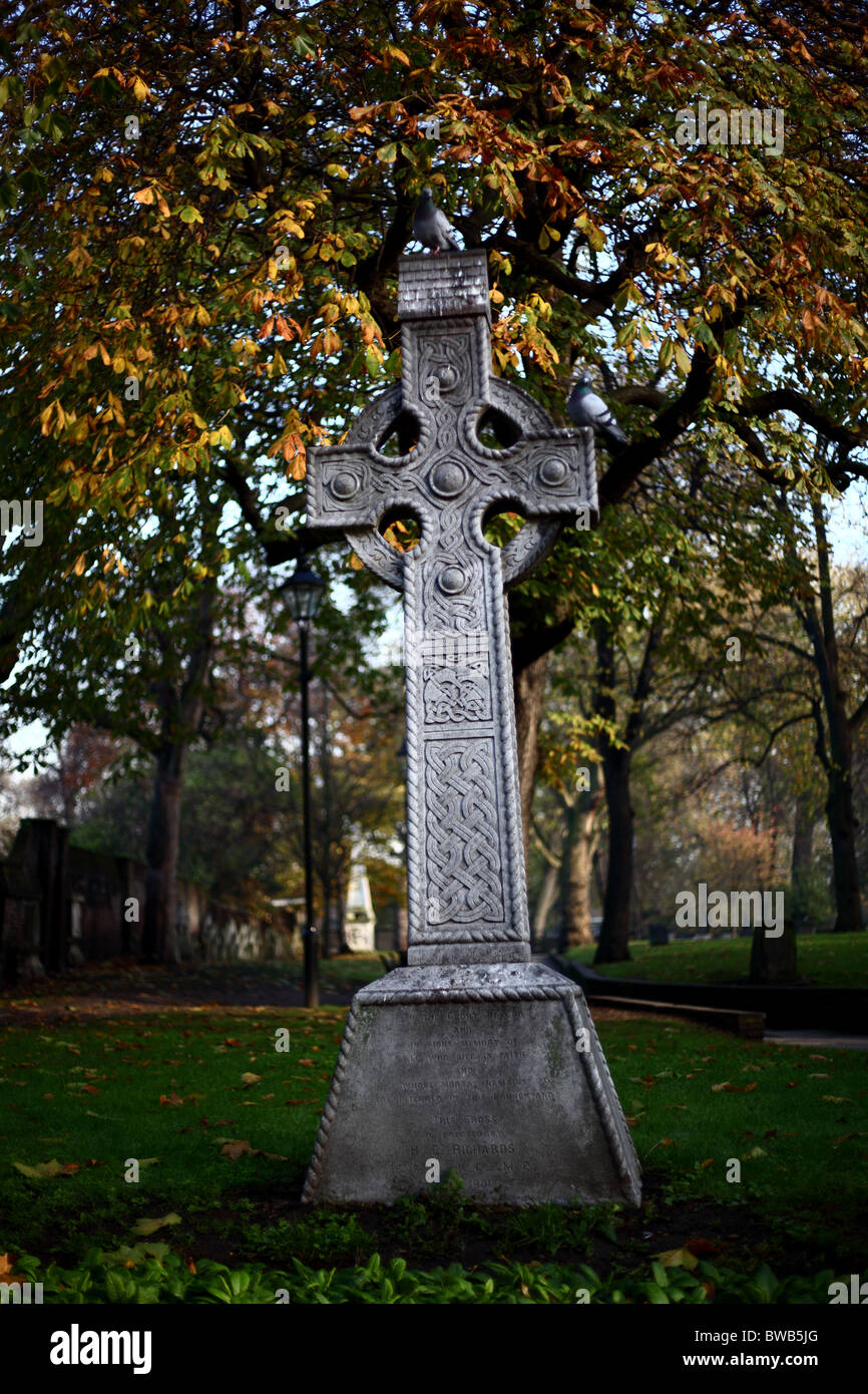 cross in hackney london Stock Photo - Alamy