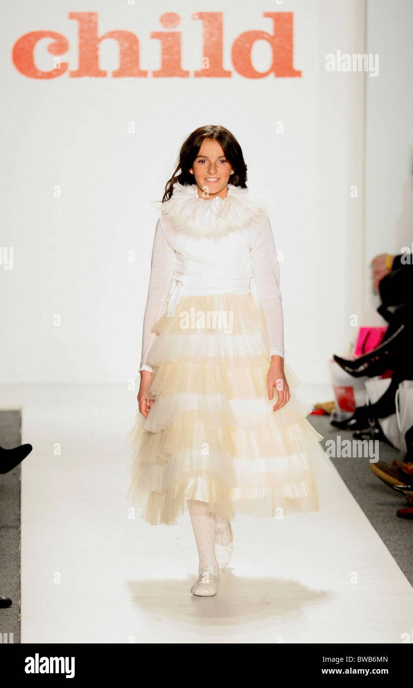 CHILD Magazine Fall/Winter 2006 children's collections Stock Photo - Alamy