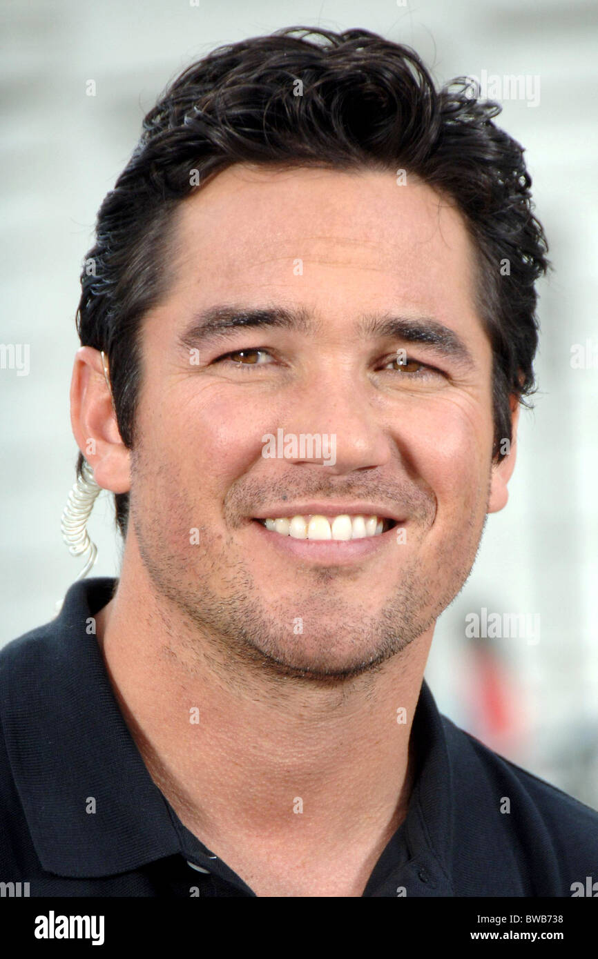 MasterCard Win 500 Flights National Sweepstakes Kick Off Stock Photo ...