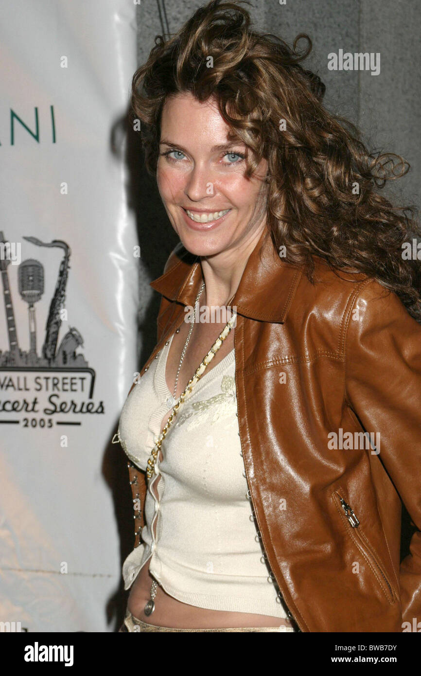 Sheryl Crow at Cipriani's Wall Street Concert Series Stock Photo - Alamy