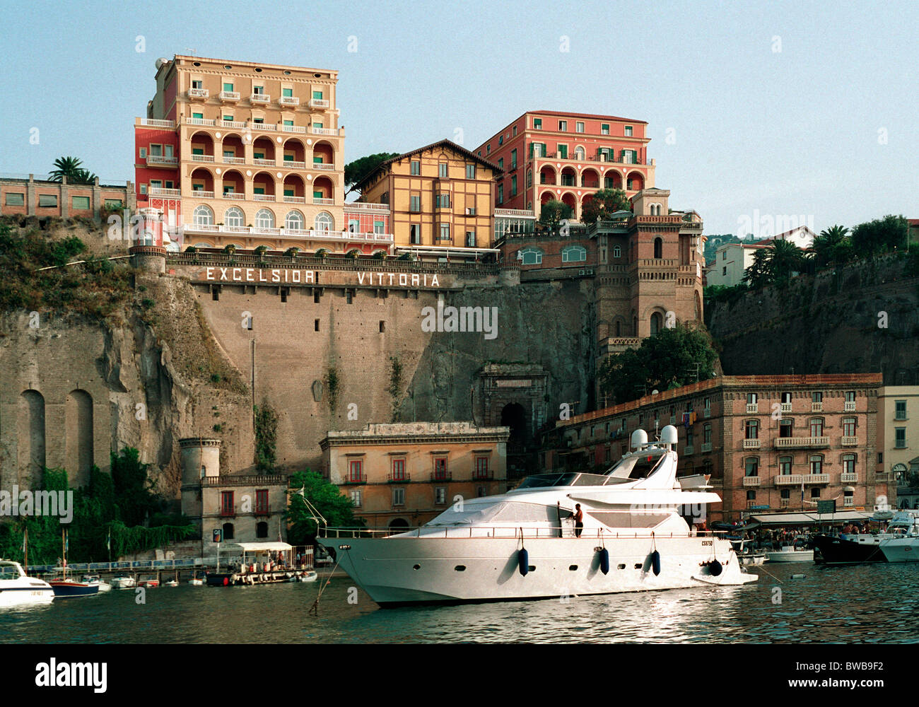 Luxury hotels on sea cliffs, Sorrento, Italy Stock Photo - Alamy