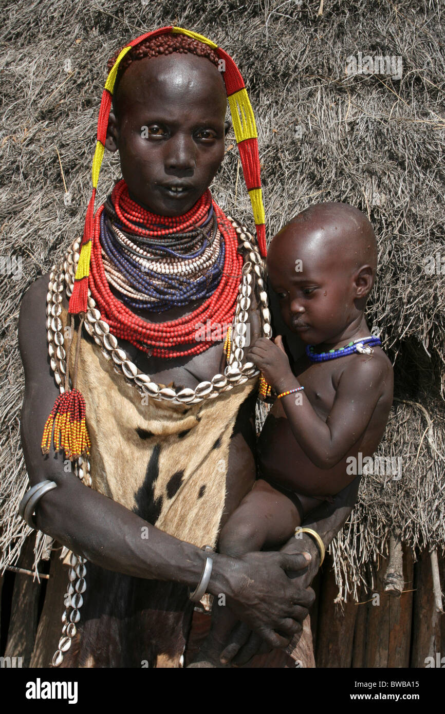 Karo Tribe Woman High Resolution Stock Photography and Images - Alamy
