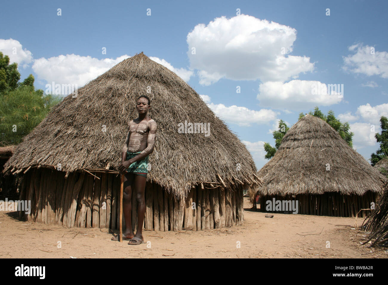 Man thatched hut hi-res stock photography and images - Alamy