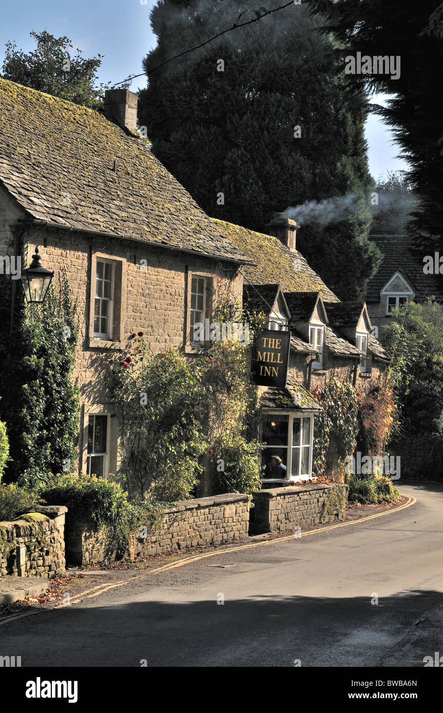Log fire pub uk hi-res stock photography and images - Alamy