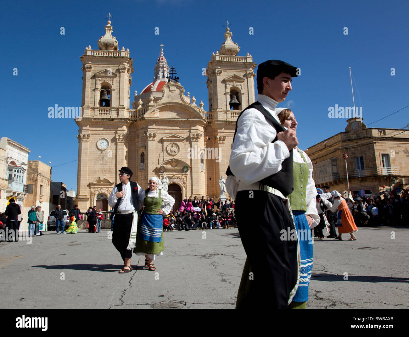 Medieval historical dance girls hi-res stock photography and images - Alamy