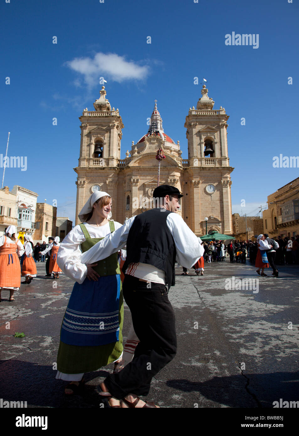 Medieval historical dance girls hi-res stock photography and images - Alamy