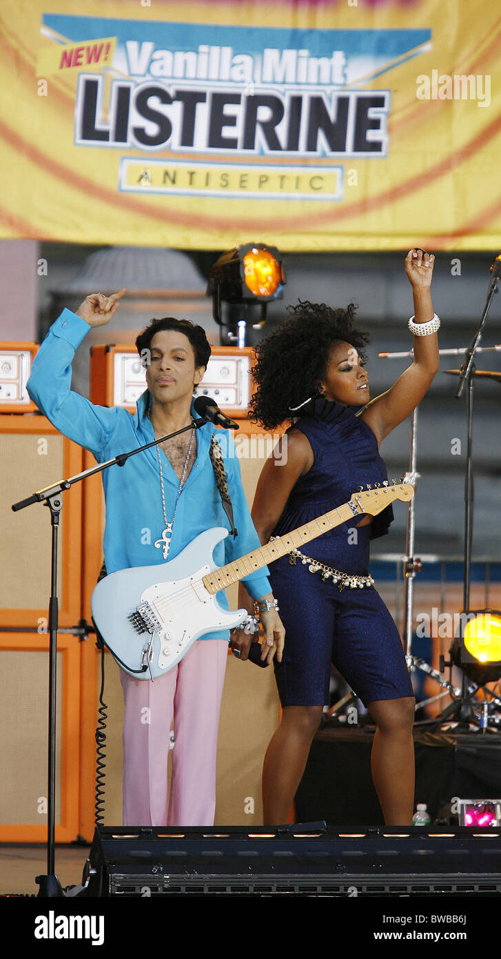 ABC Good Morning America PRINCE Summer Concert Stock Photo - Alamy