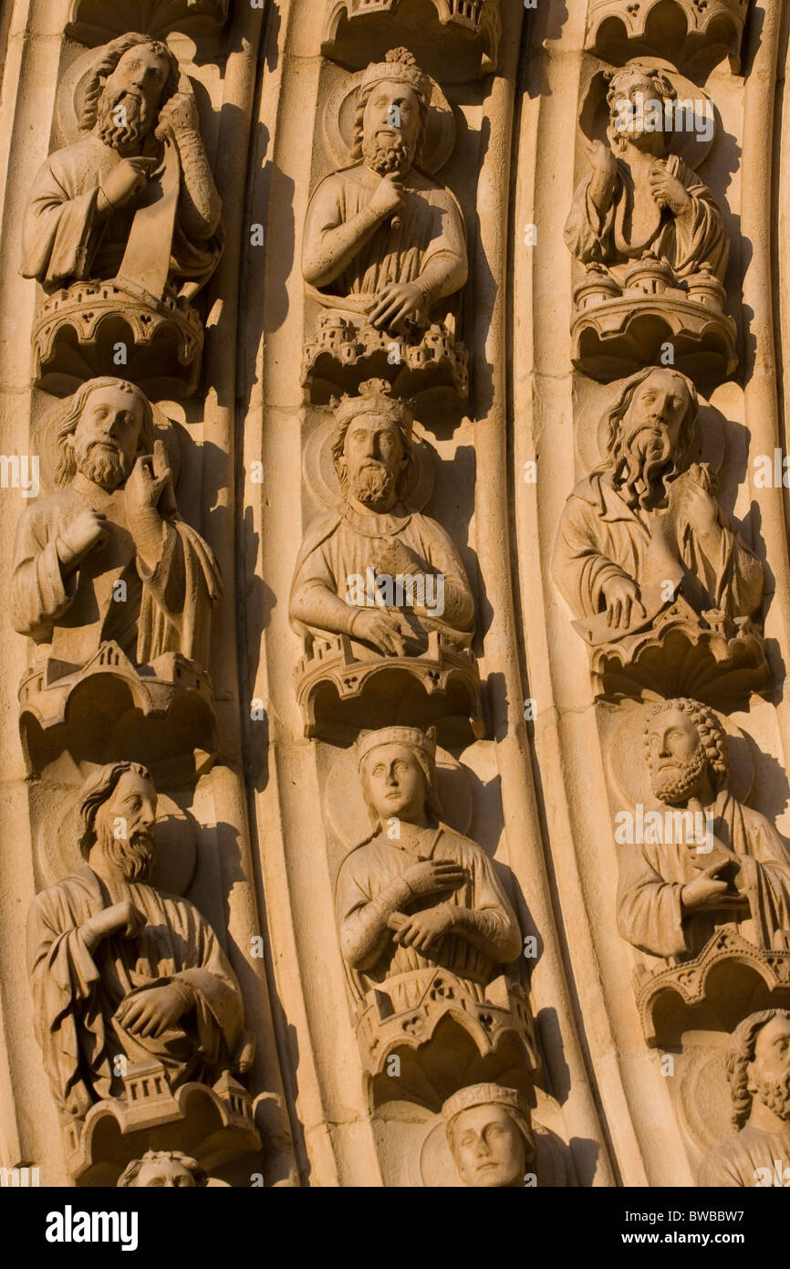 Biblical statues over the main entrance of Notre-Dame cathedral Stock ...