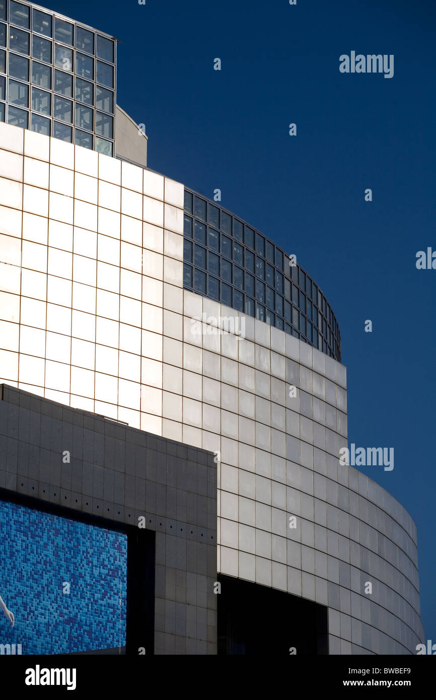 Opera house exterior walls hi-res stock photography and images - Alamy